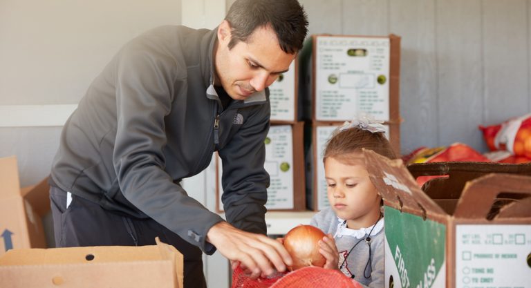 Help Thrive Market Fight Hunger this Holiday | Thrive Market