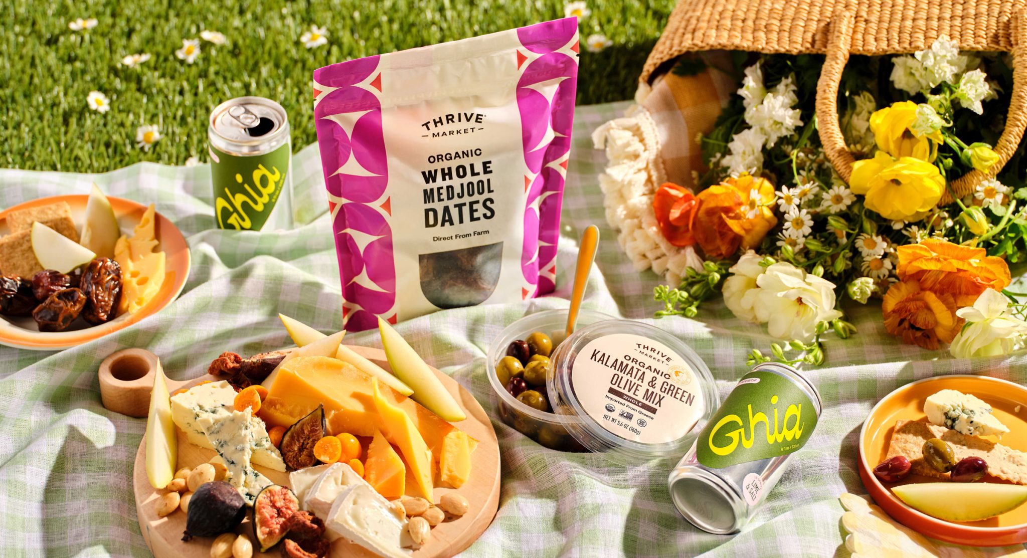 Here's How to Pack the Perfect Picnic | Thrive Market